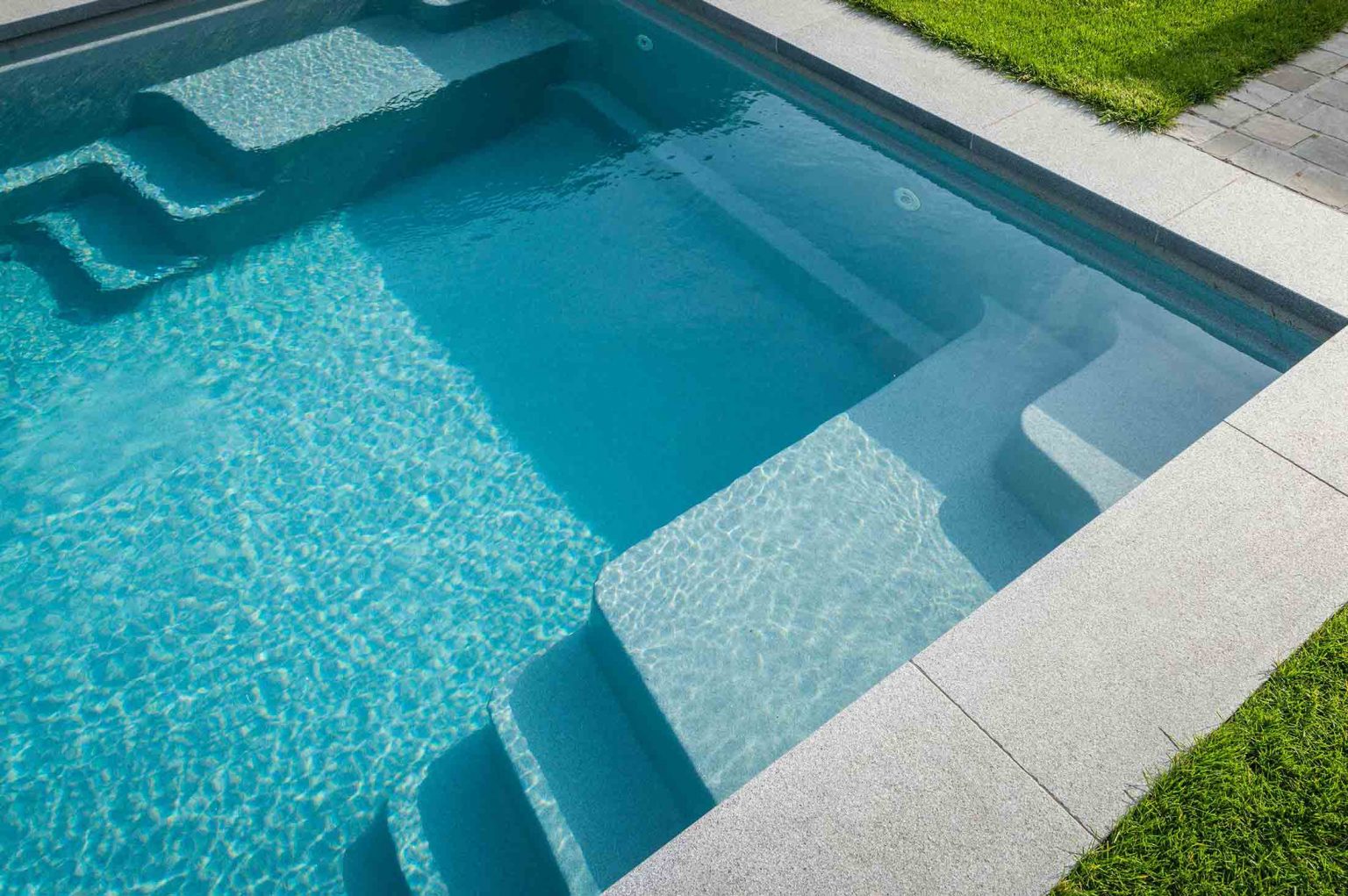 Pool - Trainer, lång pool med integrerad trappa & livstidsgaranti