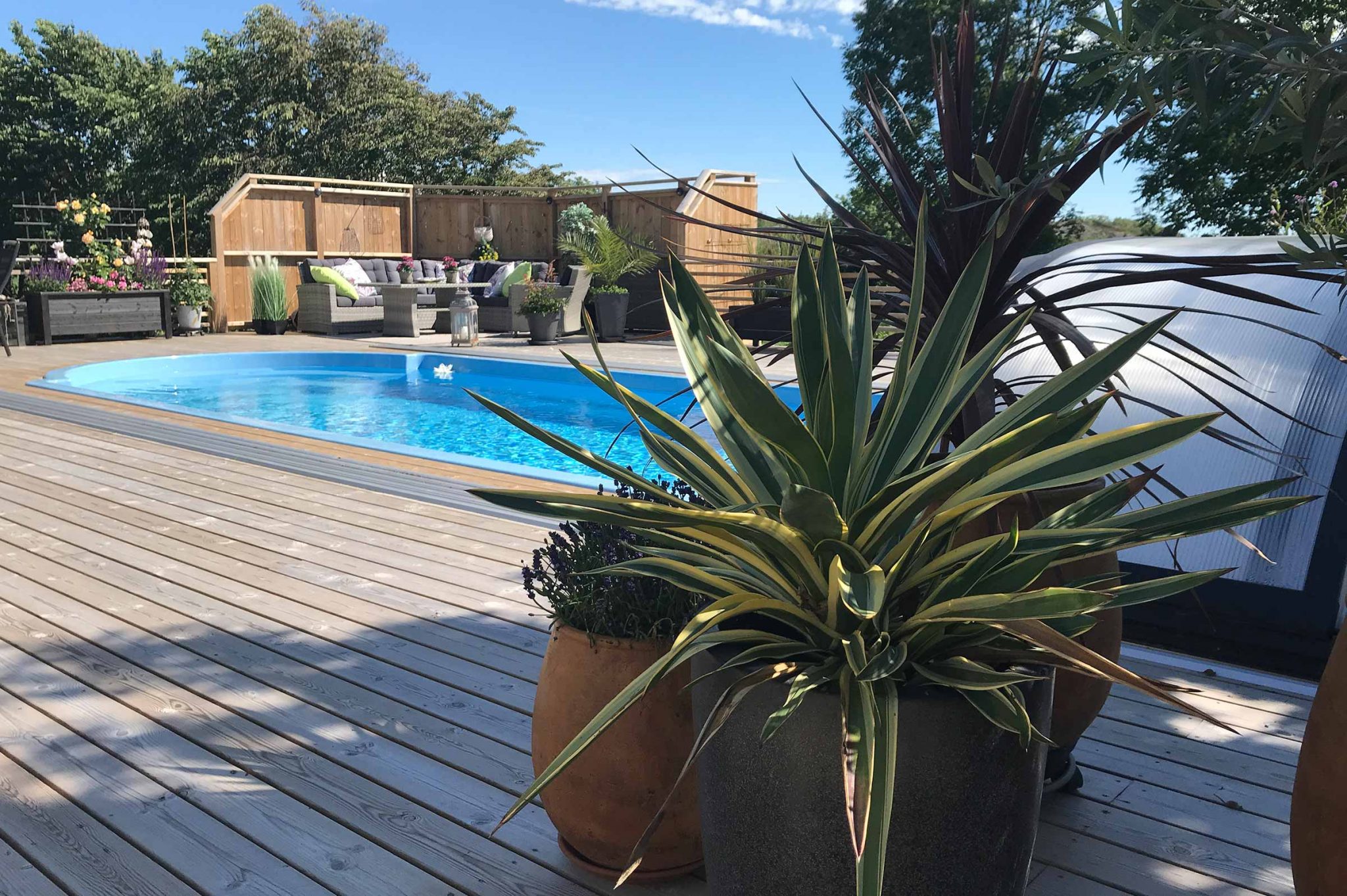 Poolen - Villa, prisvärd pool, inbyggd trappa och lång garanti