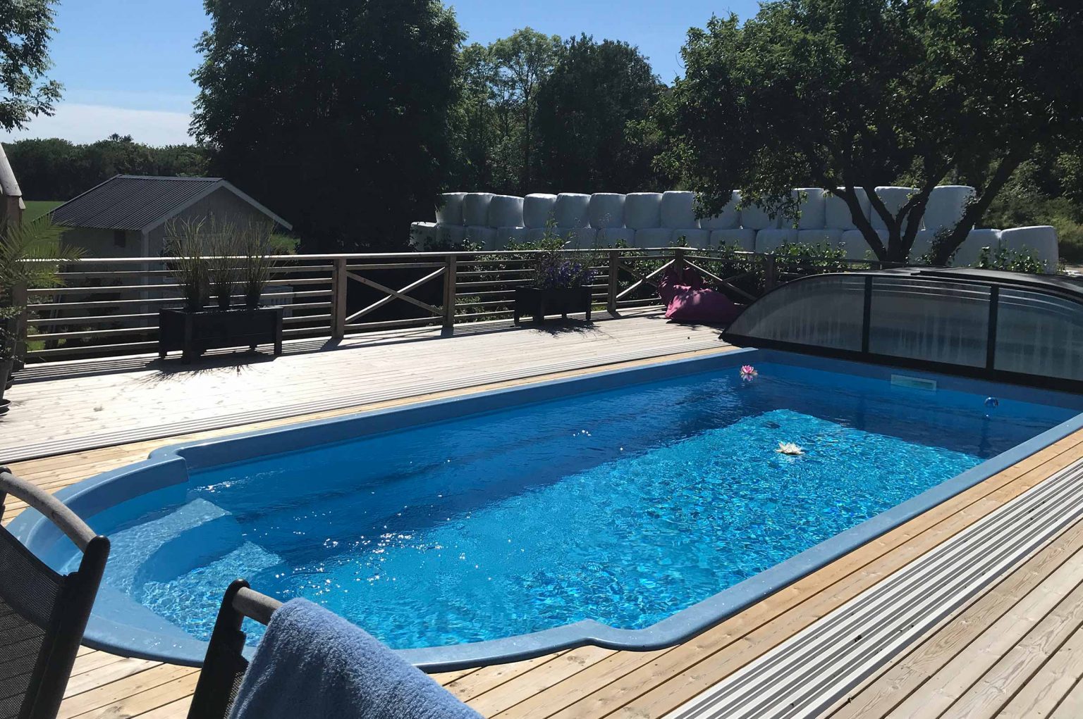 Poolen - Villa, prisvärd pool, inbyggd trappa och lång garanti